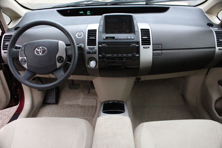 2004 Toyota Prius | Victory Motors of Colorado