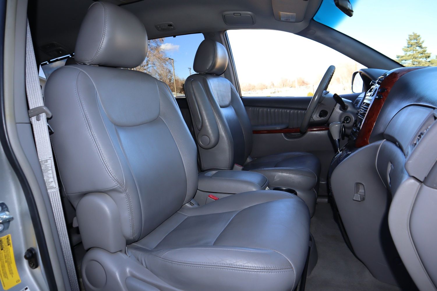 2004 Toyota Sienna XLE 7 Passenger | Victory Motors of Colorado