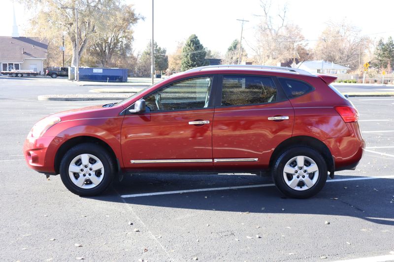 2014 Nissan Rogue Select Photos