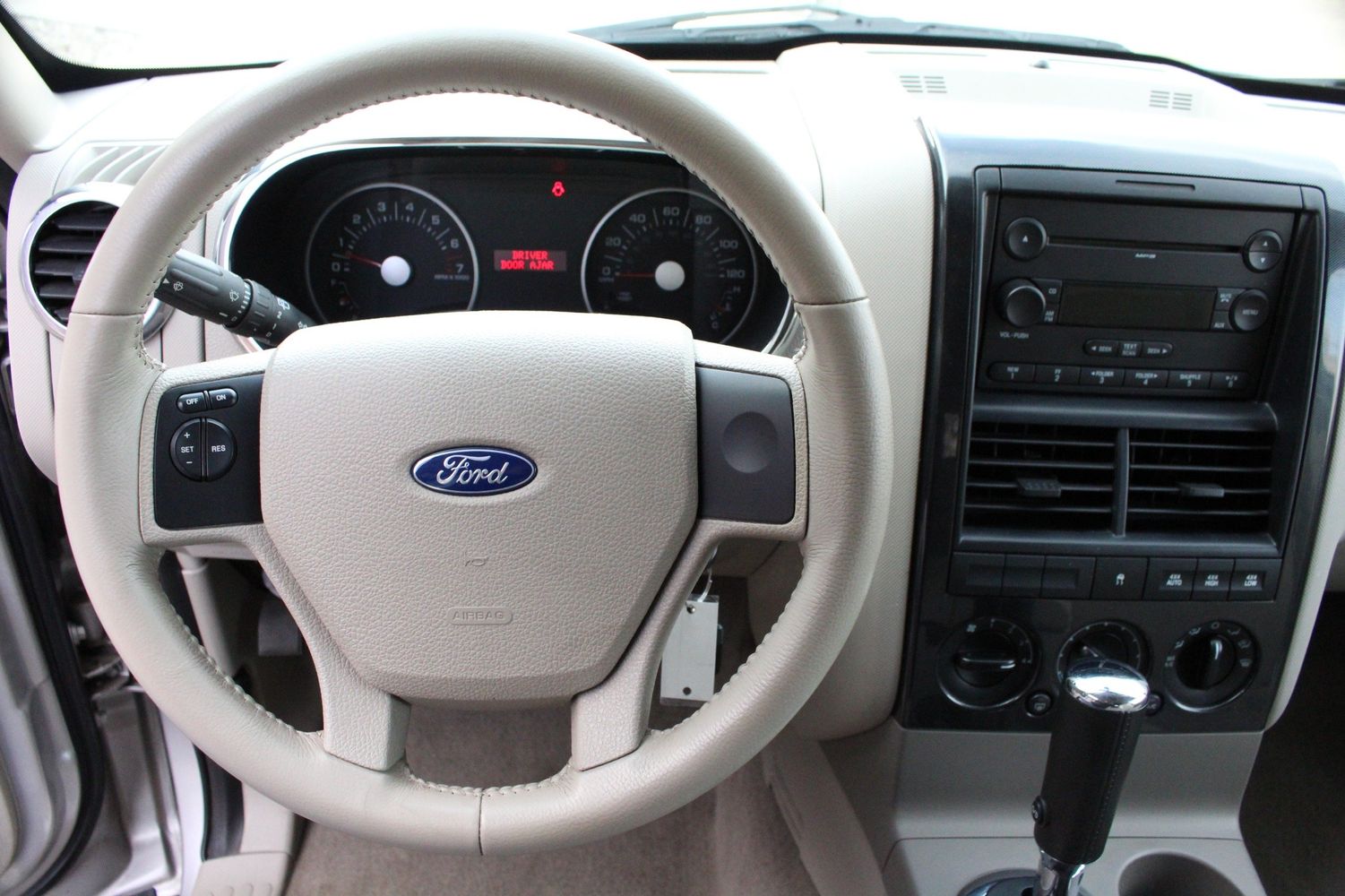 Ford Explorer 2006 Interior
