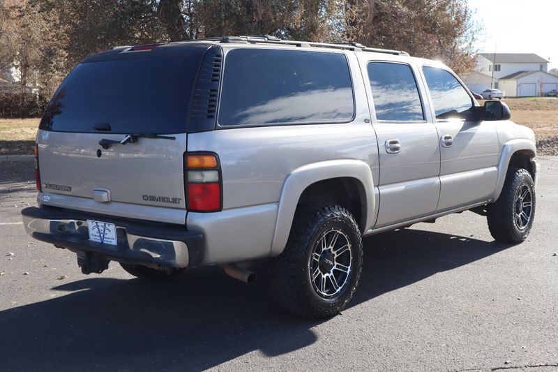 2005 Chevrolet Suburban Photos