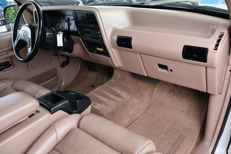 1992 Ford Explorer XLT | Victory Motors of Colorado