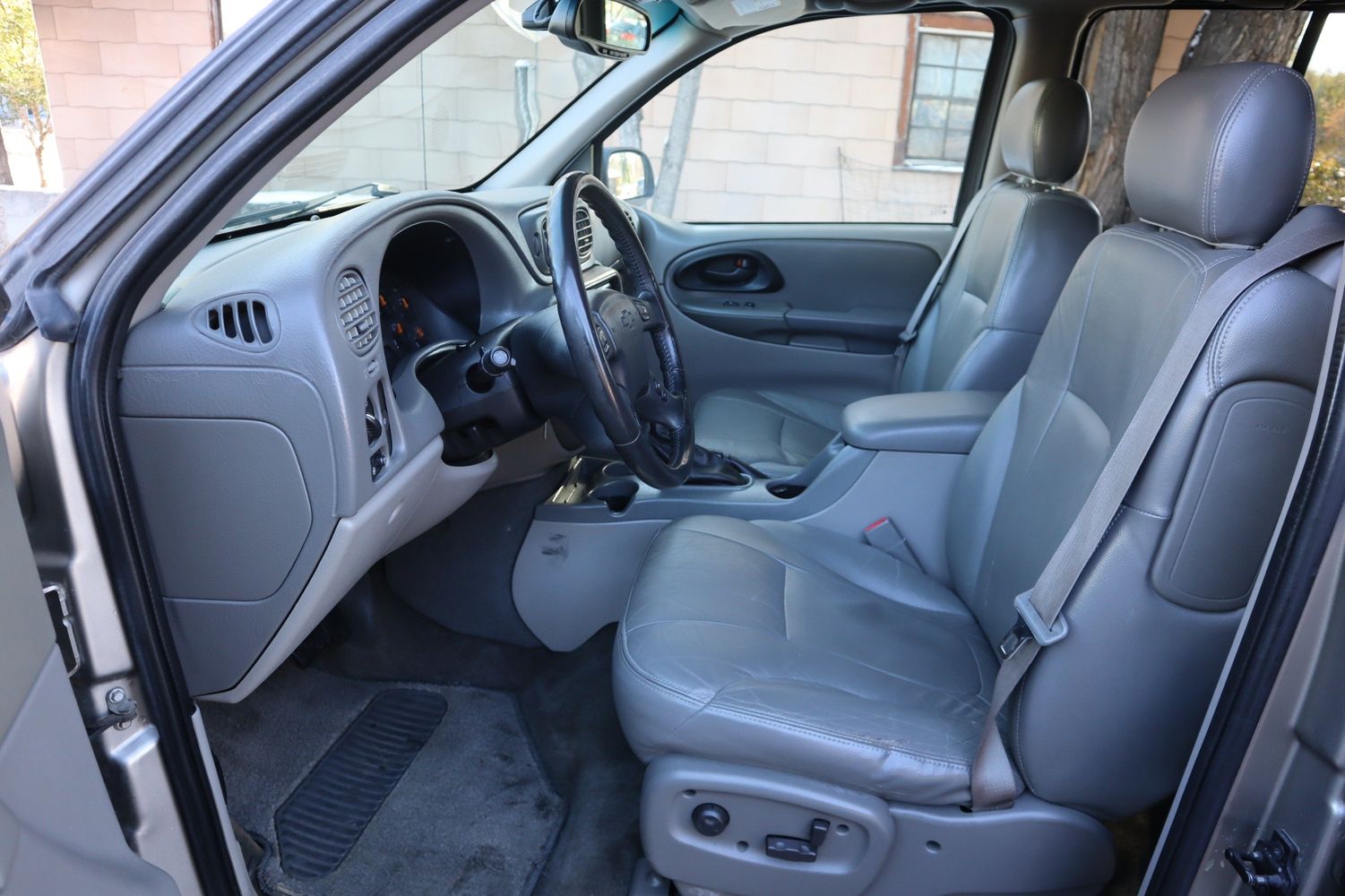 2002 Chevrolet TrailBlazer LT | Victory Motors of Colorado