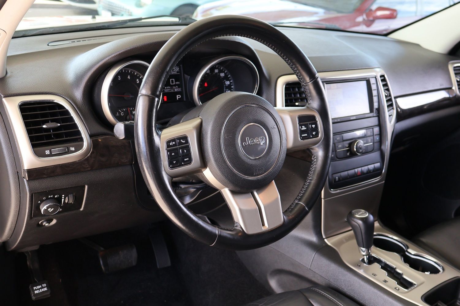 2011 Jeep Grand Cherokee Laredo | Victory Motors of Colorado
