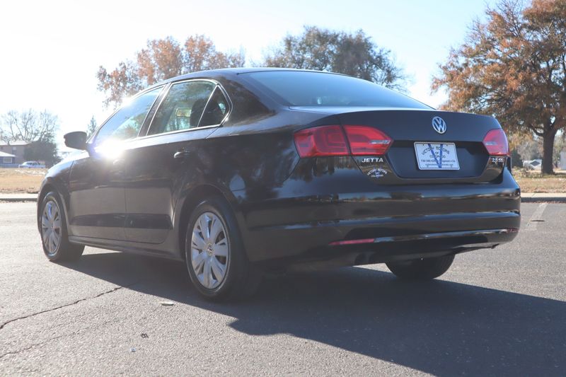 2011 Volkswagen Jetta Photos