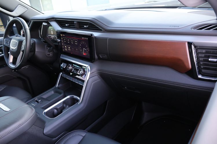 2024 GMC Sierra 2500HD Denali | Victory Motors of Colorado