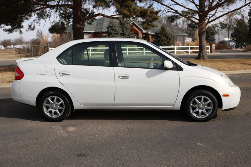 2003 Toyota Prius Photos