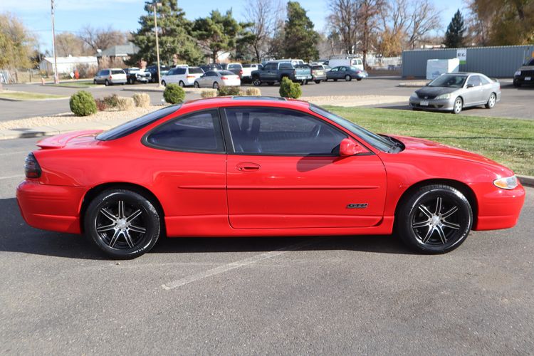 2002 Pontiac Grand Prix Coupe PONTIAC GRAND PRIX