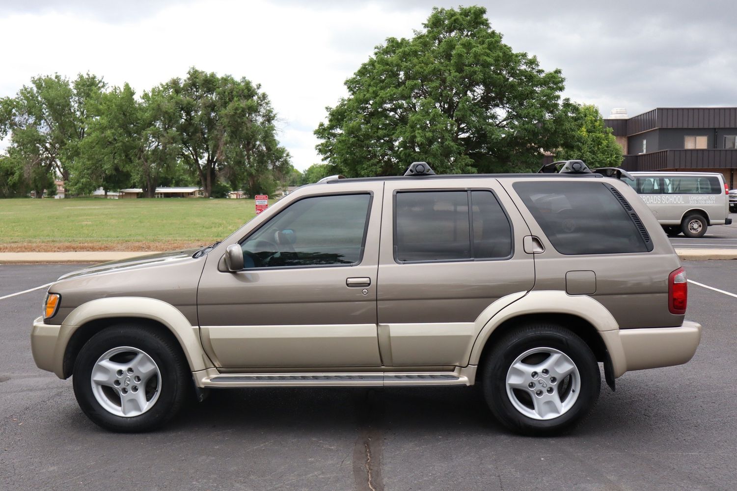 2002 INFINITI QX4 | Victory Motors of Colorado