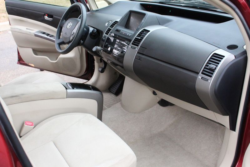 2004 Toyota Prius Photos