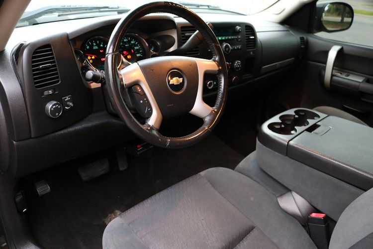 2009 Chevrolet Silverado 1500 LT | Victory Motors of Colorado