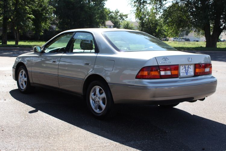 1998 Lexus ES 300 | Victory Motors of Colorado