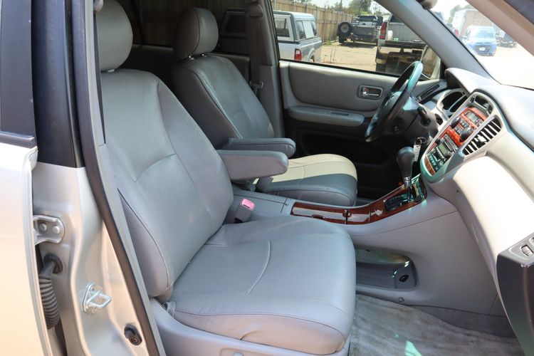 2004 Toyota Highlander | Victory Motors of Colorado