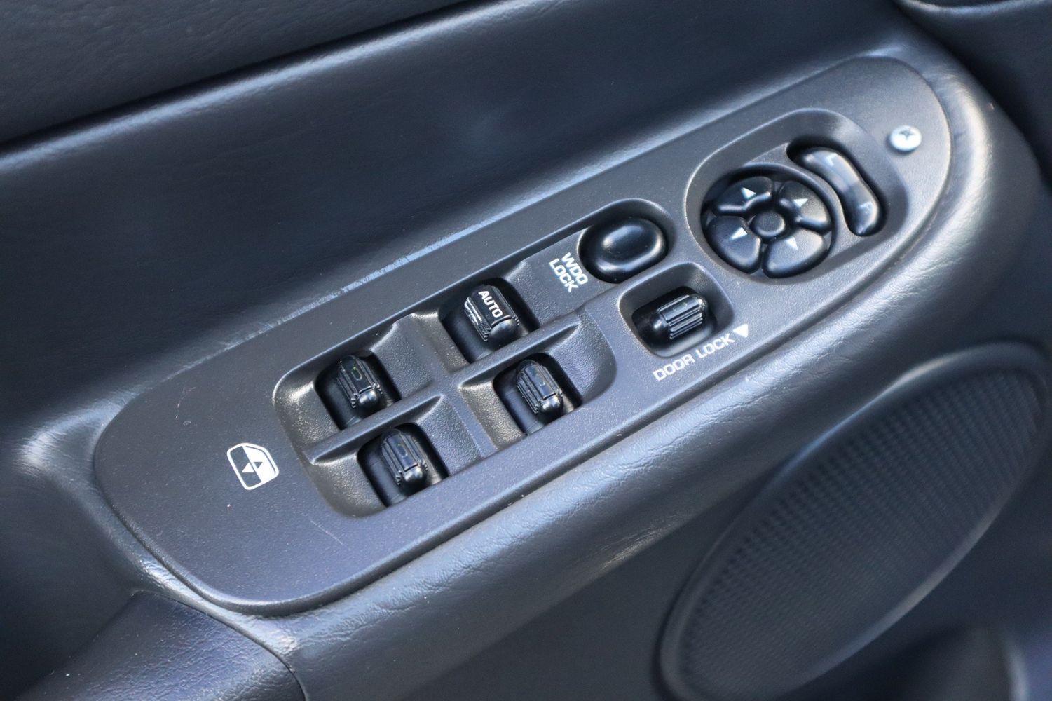 2005 Dodge Ram 2500 SLT | Victory Motors of Colorado