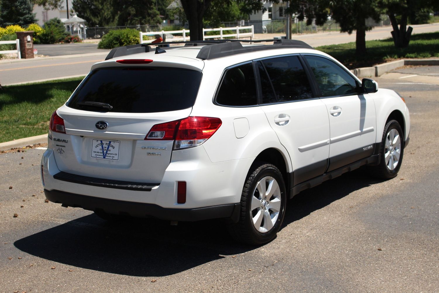 2011 Subaru Outback 3.6R Limited | Victory Motors of Colorado