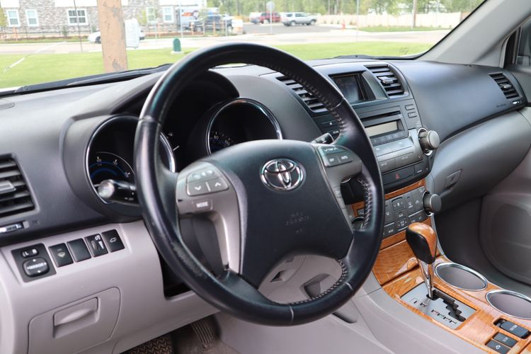 2008 Toyota Highlander Hybrid Base | Victory Motors of Colorado