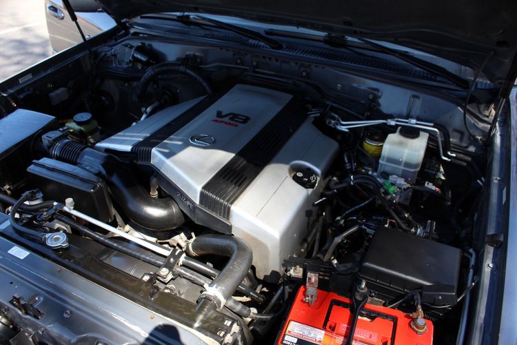 2005 Lexus LX 470 Base | Victory Motors of Colorado