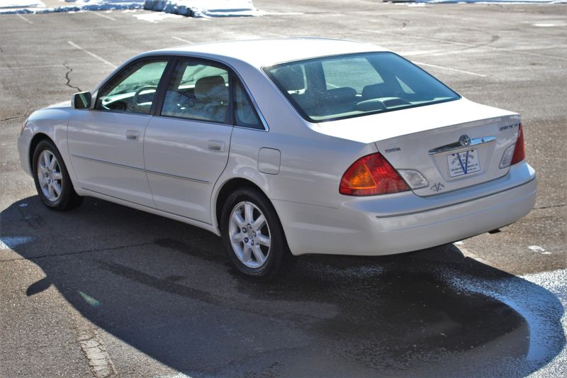 2001 Toyota Avalon Photos