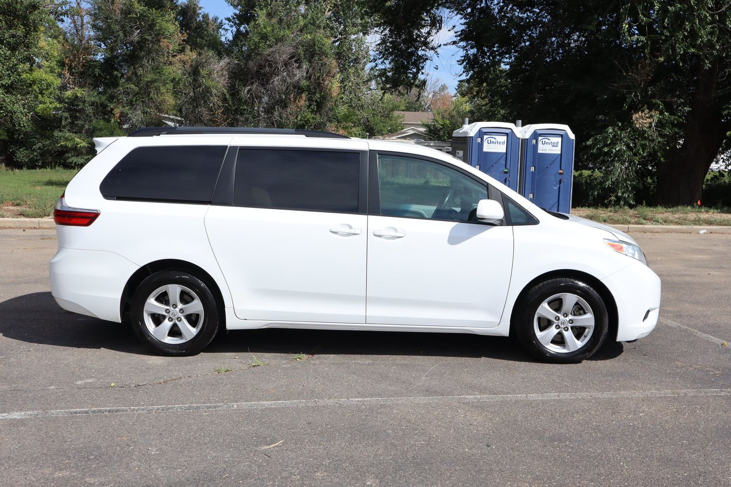 2015 Toyota Sienna LE 8-Passenger | Victory Motors of Colorado