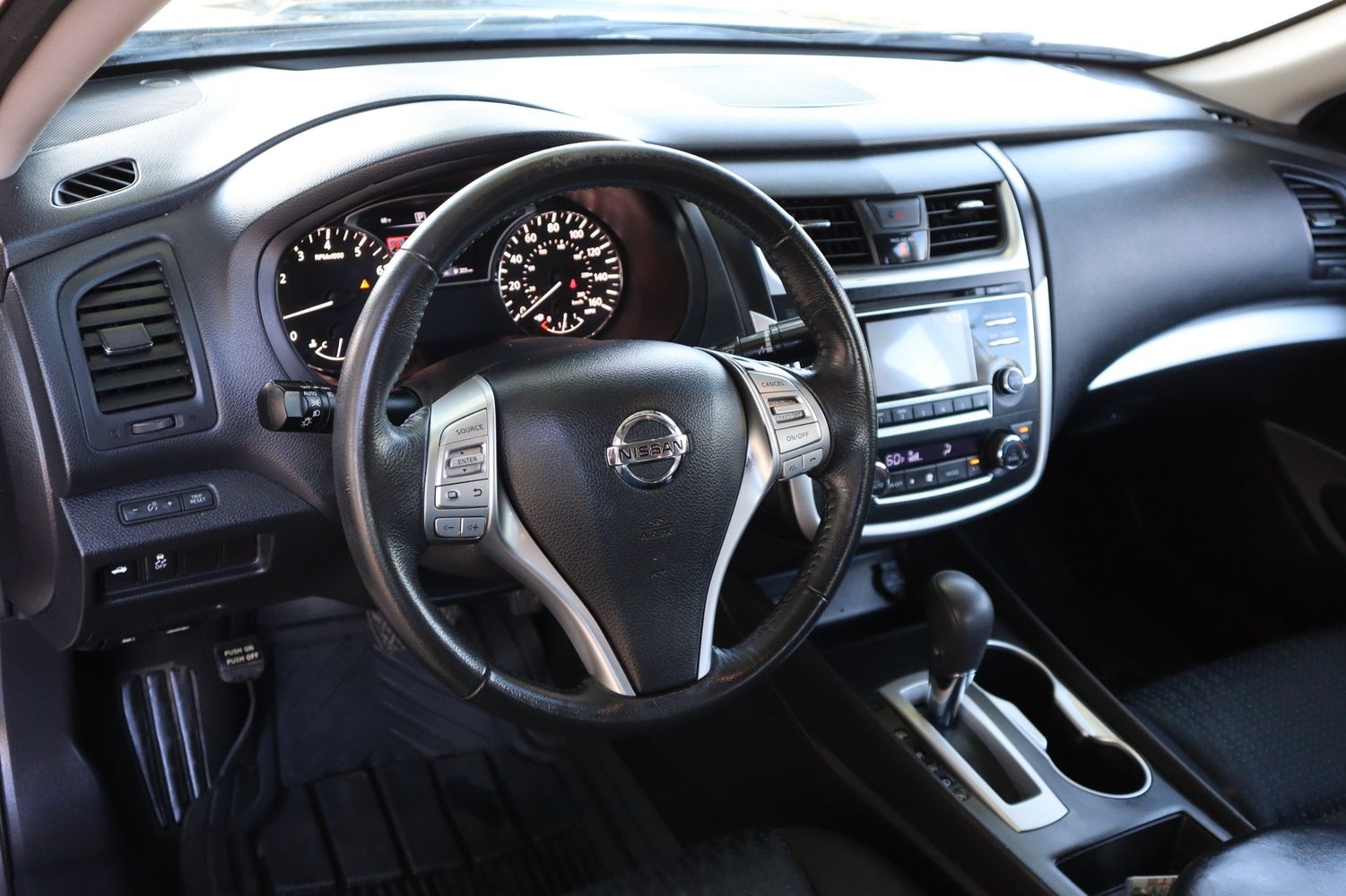 2016 Nissan Altima 2.5 SV | Victory Motors of Colorado