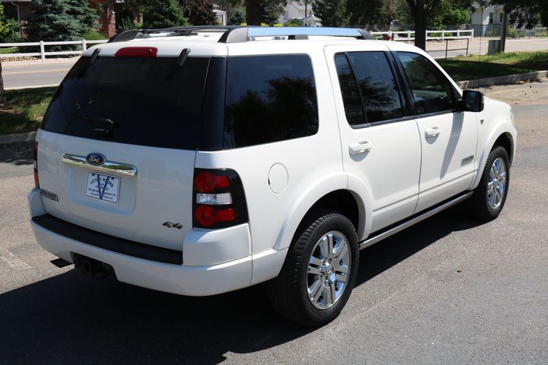 2008 Ford Explorer Photos
