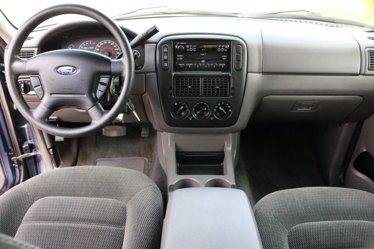 2002 Ford Explorer XLT | Victory Motors of Colorado