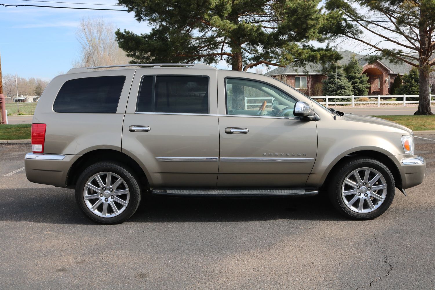 2007 Chrysler Aspen Limited | Victory Motors of Colorado