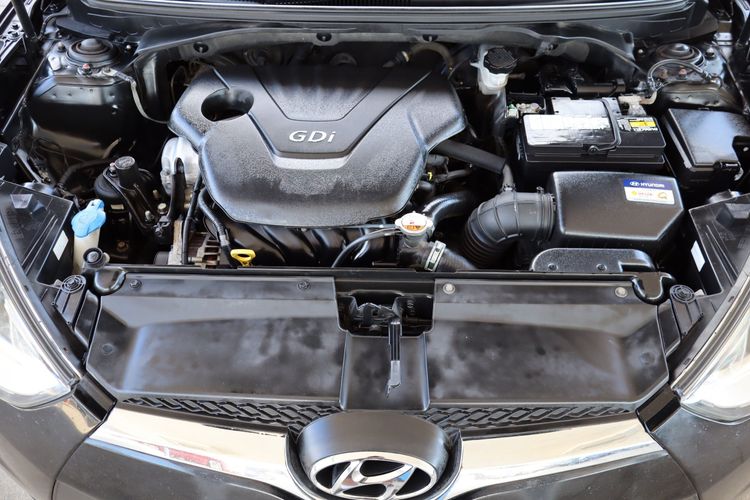 2016 Hyundai Veloster Base | Victory Motors of Colorado