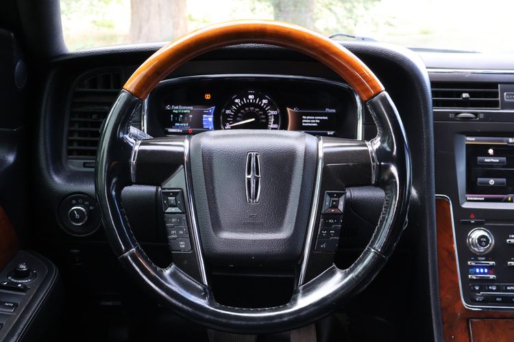 2015 Lincoln Navigator | Victory Motors of Colorado