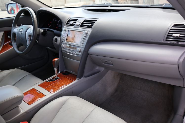 2010 Toyota Camry XLE V6 | Victory Motors of Colorado