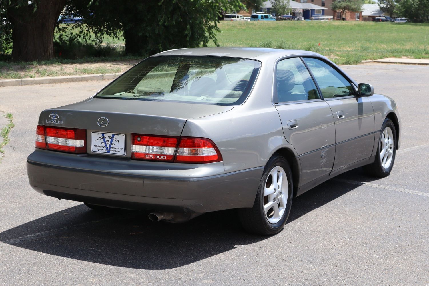 2001 Lexus ES 300 Base | Victory Motors of Colorado