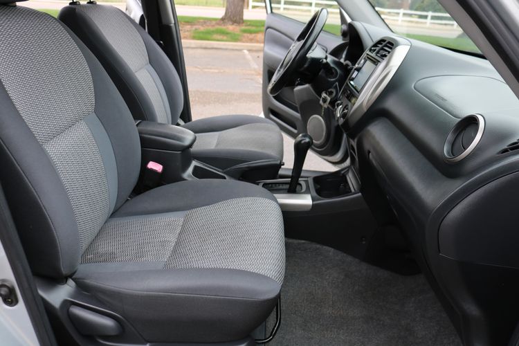 2005 Toyota RAV4 | Victory Motors of Colorado