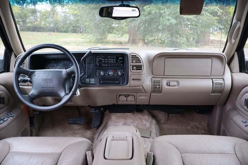 1997 GMC Suburban 2500 Photos