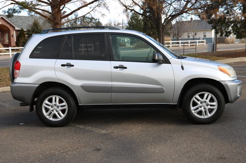 2003 Toyota RAV4 Photos