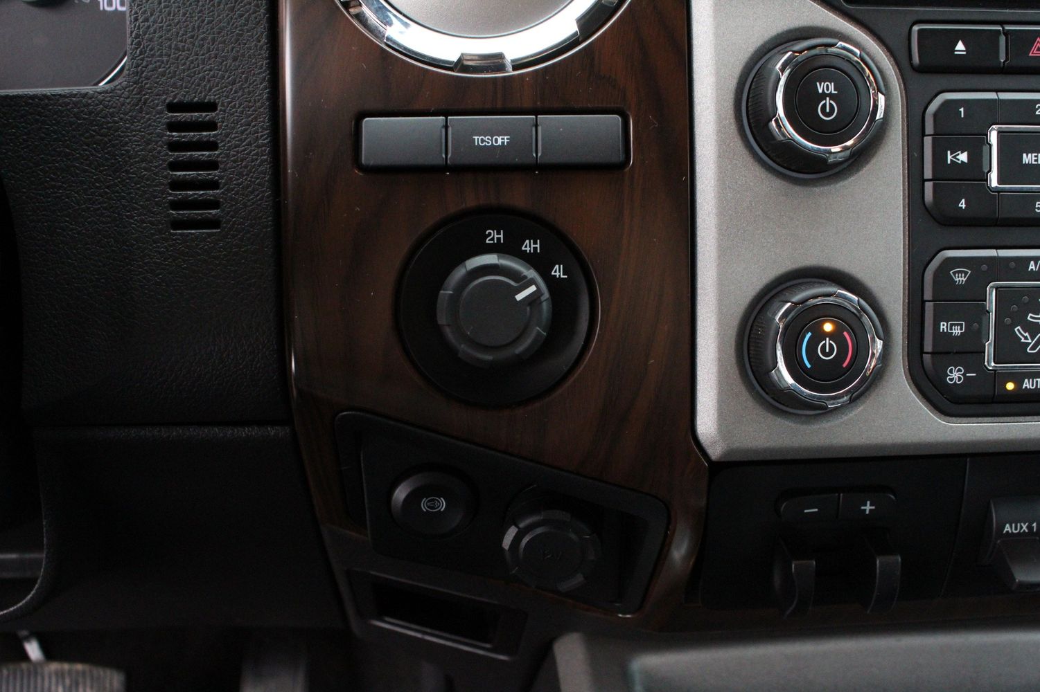 2015 Ford F-350 Super Duty Lariat | Victory Motors of Colorado