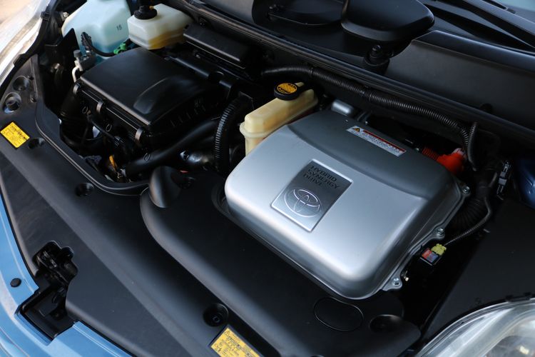 2005 Toyota Prius Hybrid | Victory Motors of Colorado