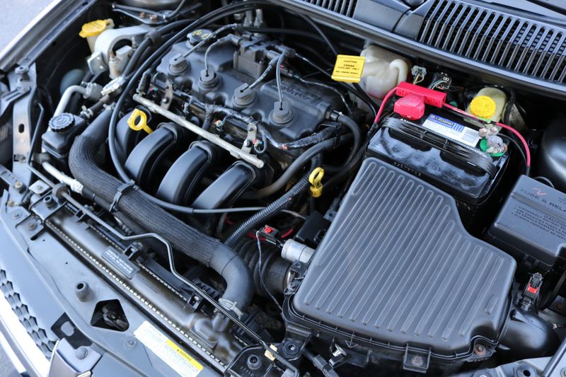 2004 Dodge Neon Photos