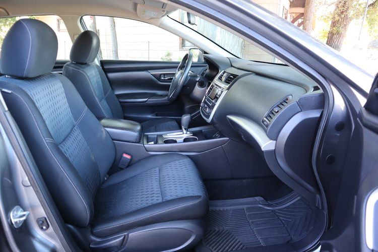 2016 Nissan Altima 2.5 SV | Victory Motors of Colorado