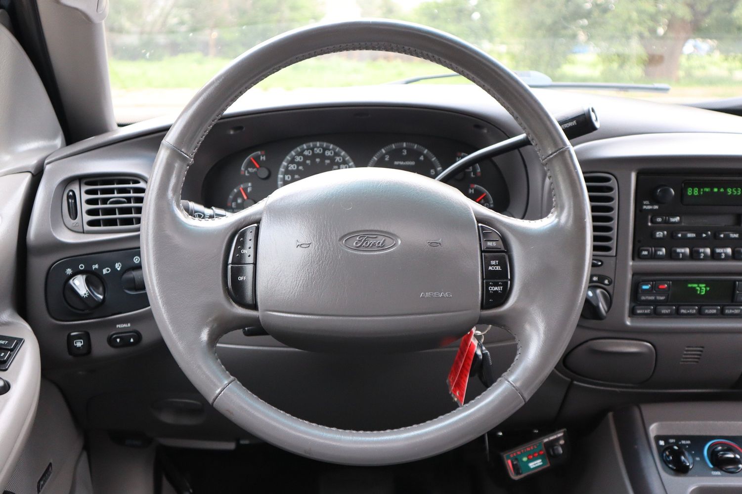 2002 Ford Expedition Eddie Bauer | Victory Motors of Colorado