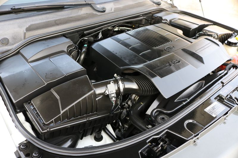 2011 Land Rover Range Rover Sport Photos