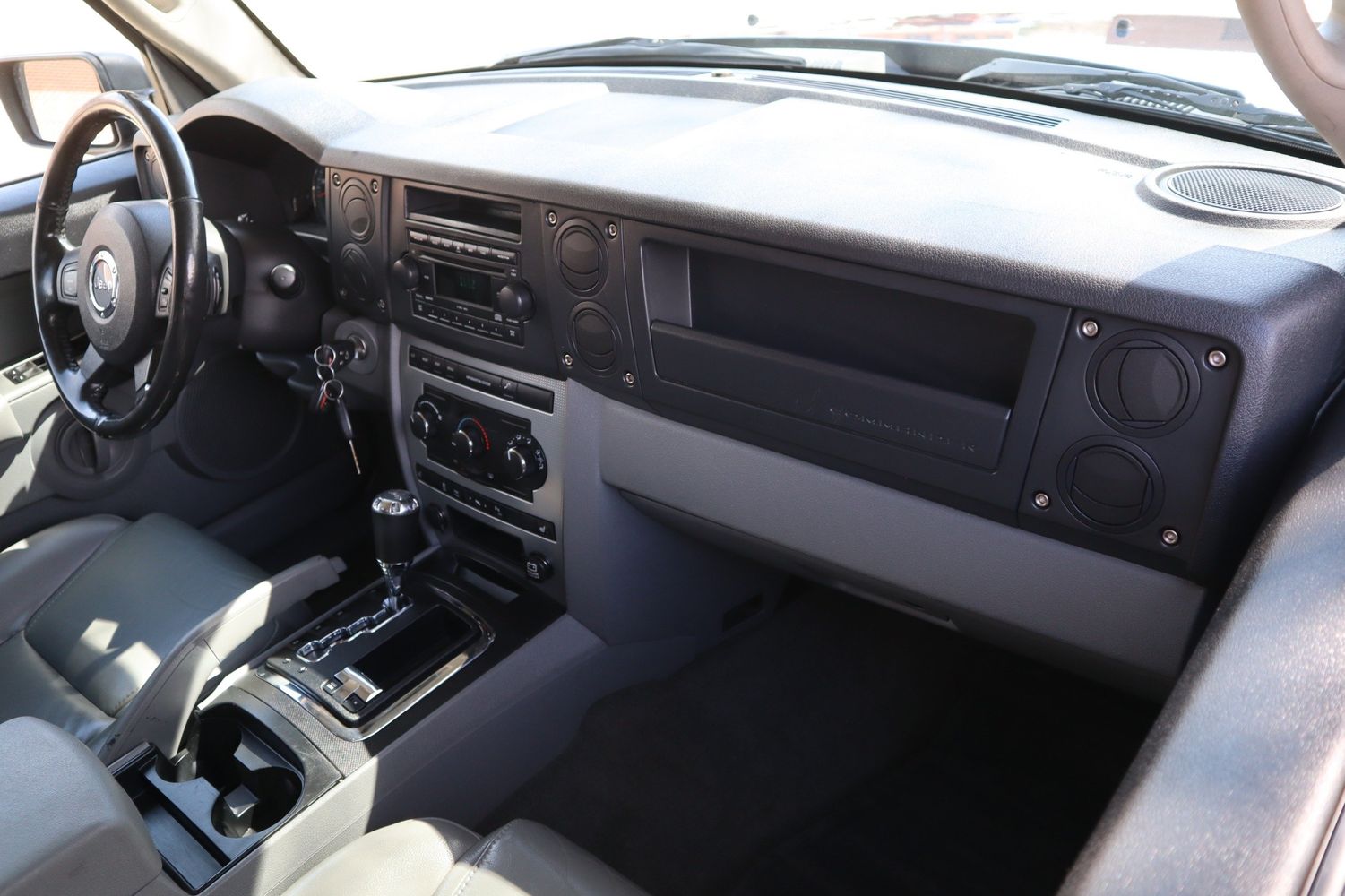 2006 Jeep Commander Base | Victory Motors of Colorado