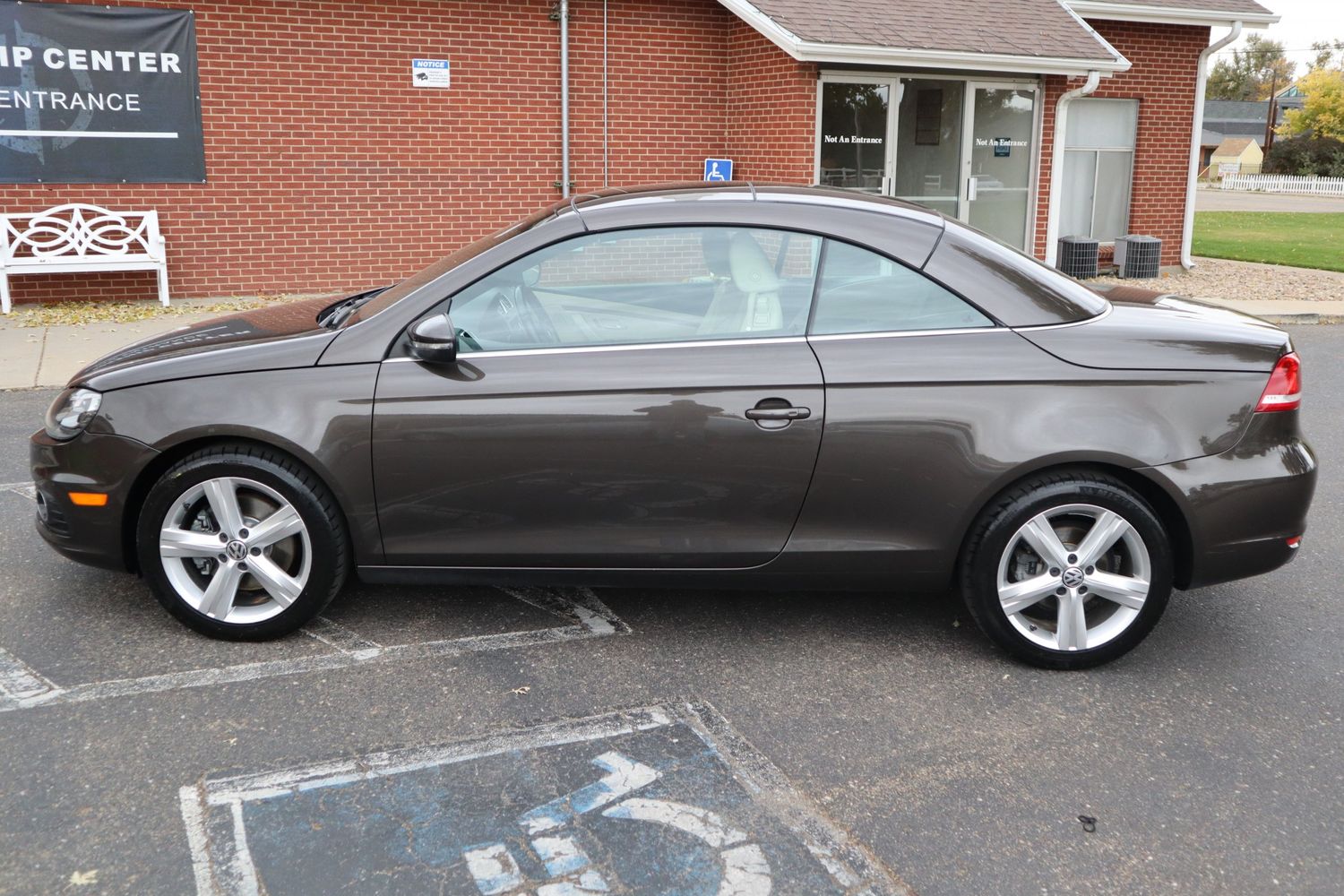 2012 Volkswagen Eos Executive SULEV | Victory Motors of Colorado