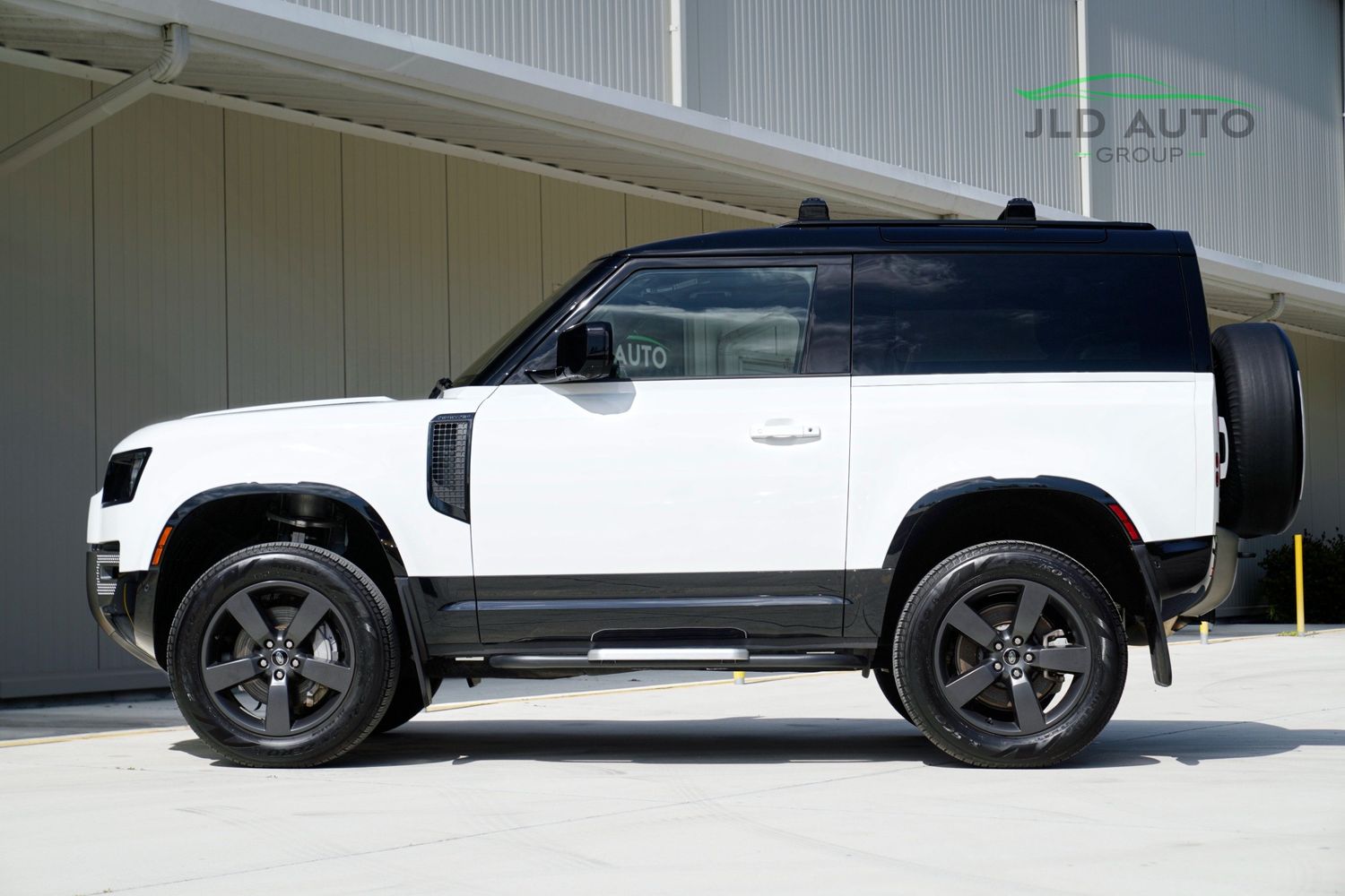 2022 LAND ROVER DEFENDER 90 X-DYNAMIC SE P400 | JLD AUTO GROUP