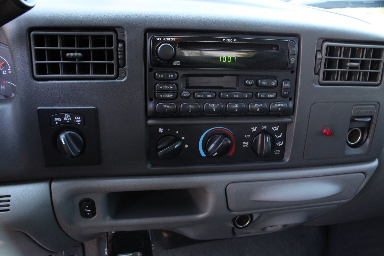 2002 Ford F-250 Super Duty XLT | Victory Motors of Colorado