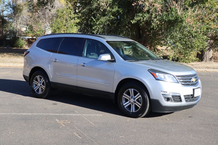 2016 Chevrolet Traverse LT | Victory Motors of Colorado