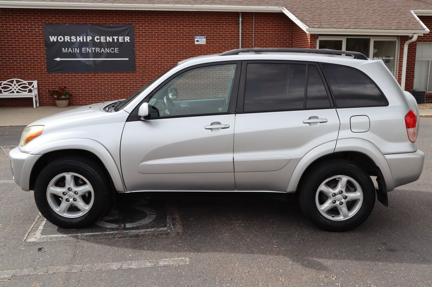 2002 Toyota RAV4 Base | Victory Motors of Colorado