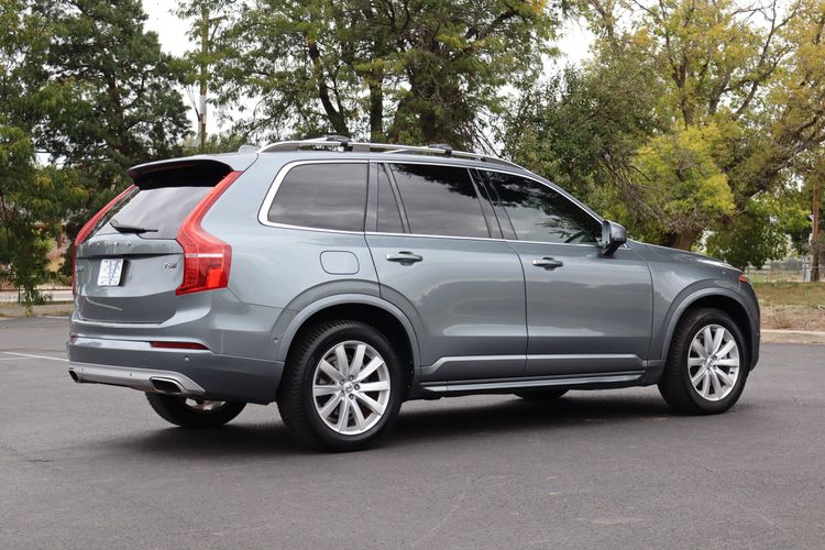 2018 Volvo XC90 T6 Momentum | Victory Motors of Colorado