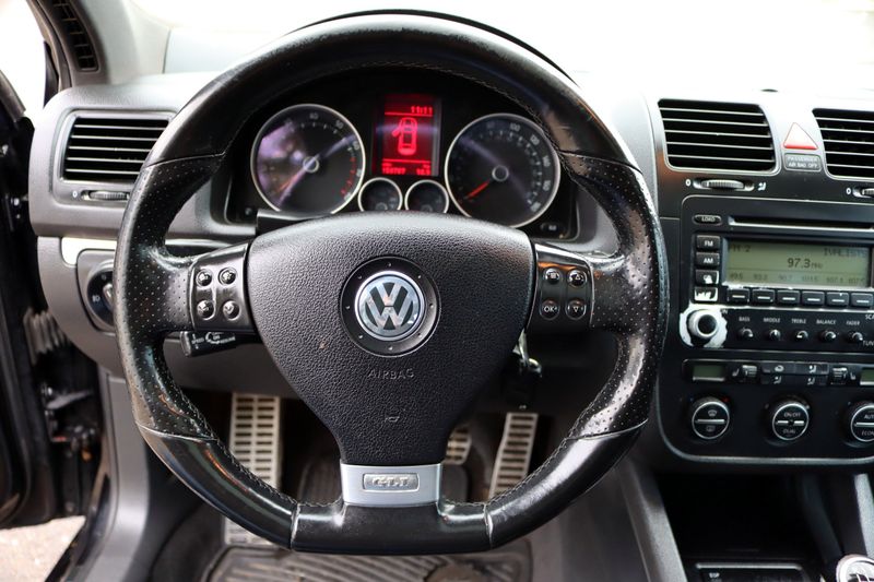 2006 Volkswagen Jetta Photos
