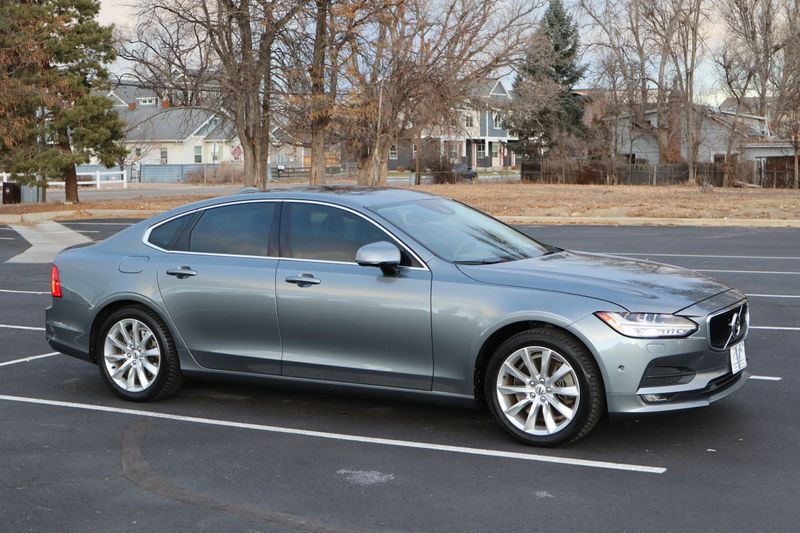 2017 Volvo S90 Photos