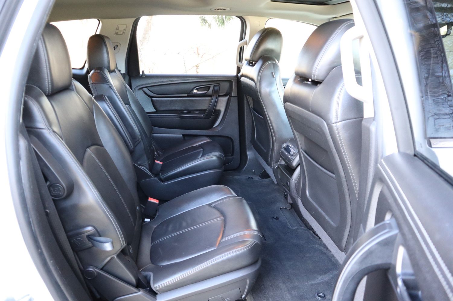 2016 Chevrolet Traverse LT | Victory Motors of Colorado